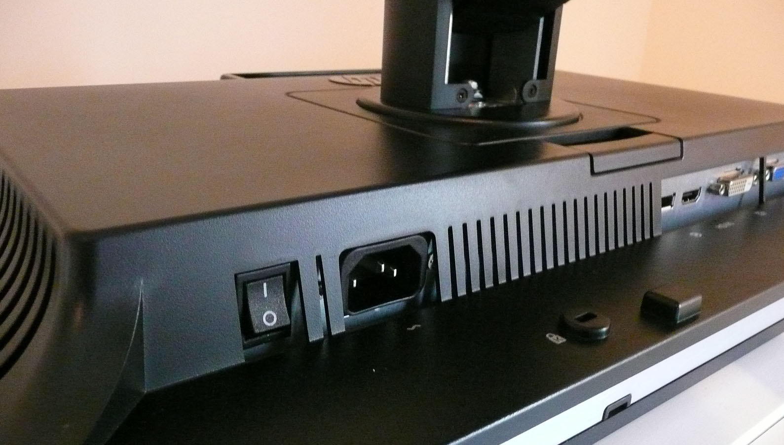 HP ZR2240w Review - TFT Central